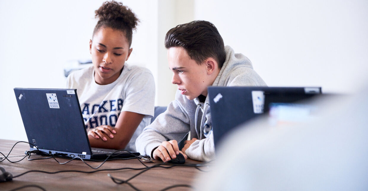 Hacker School | inspire young people for coding and integrate refugees ...