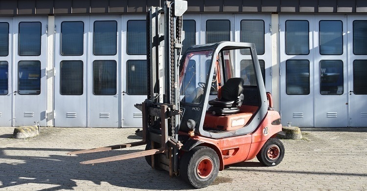 Mehr Sicherheit im Einsatz - Rückhaltesystem für Gabelstapler ...