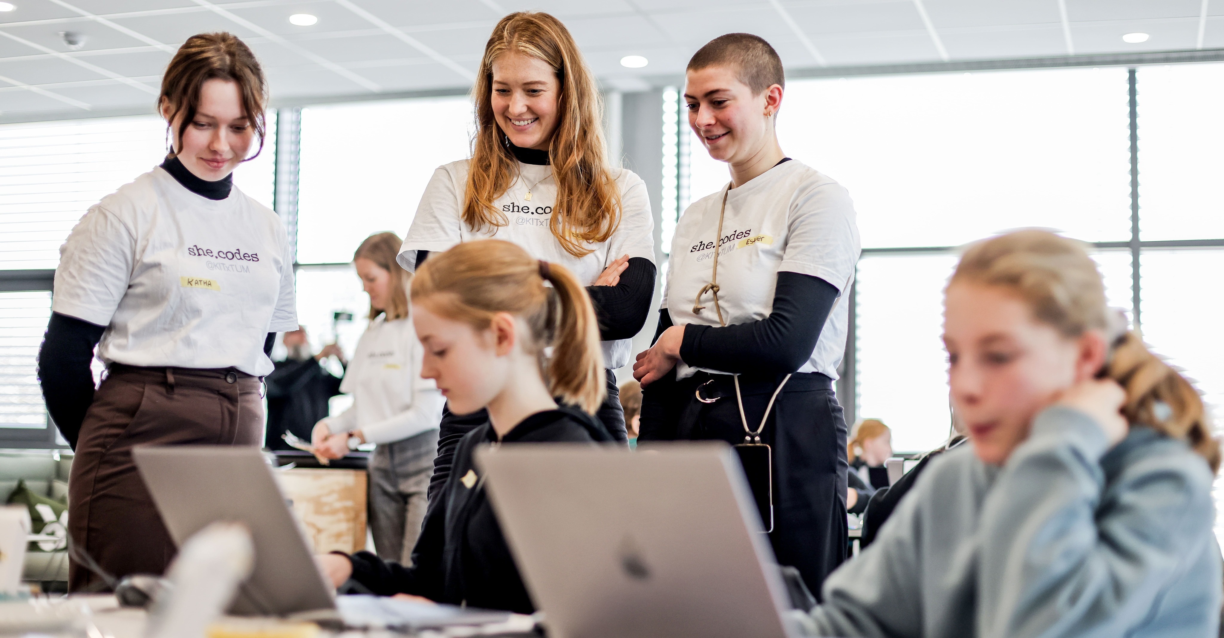 she.codes by TEC: Programmierworkshops von Studentinnen für ...